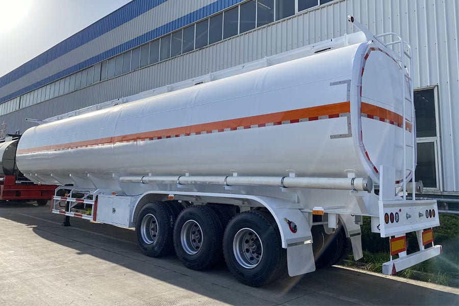 Tri-Axles 50,000 and 60,000 Liters Fuel Tanker Trailers